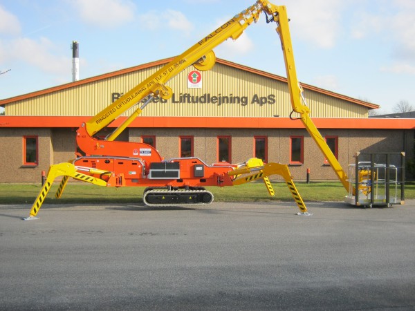 TCA LIFT presenta la nueva edición de su FALCON SPIDER FS320C – Revista ...