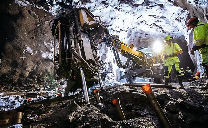 La perforación a través de Simba Teleremote de Epiroc