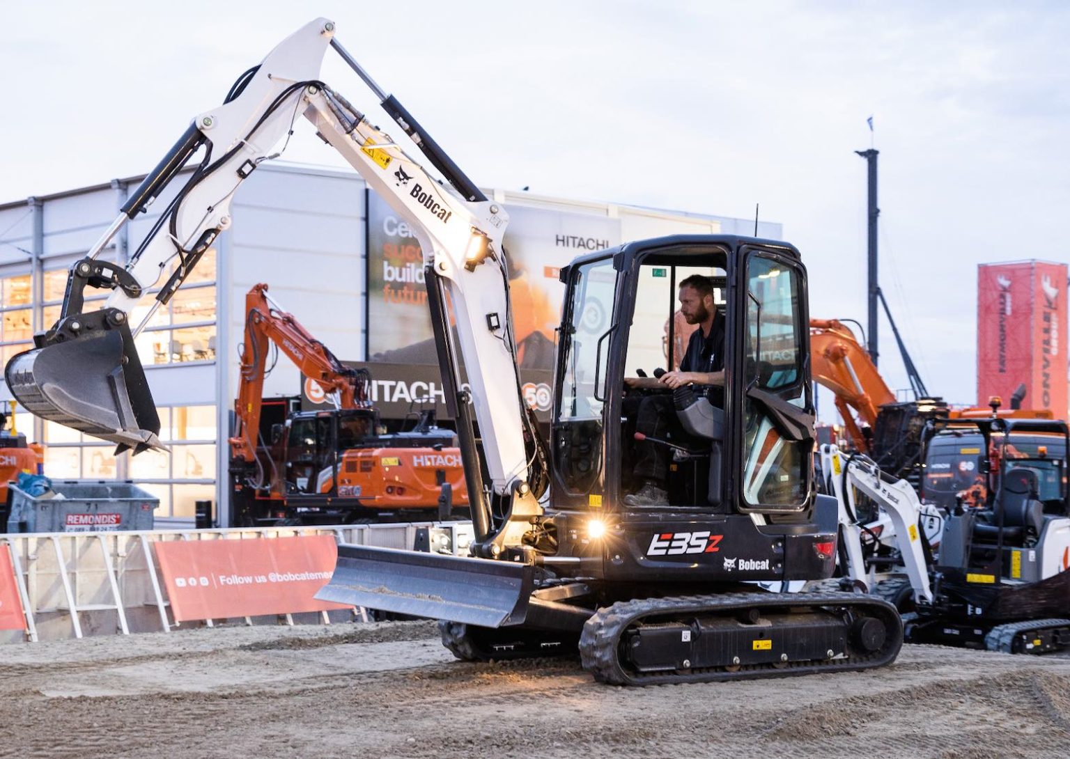 Bobcat presenta los equipos del futuro en Bauma 2022