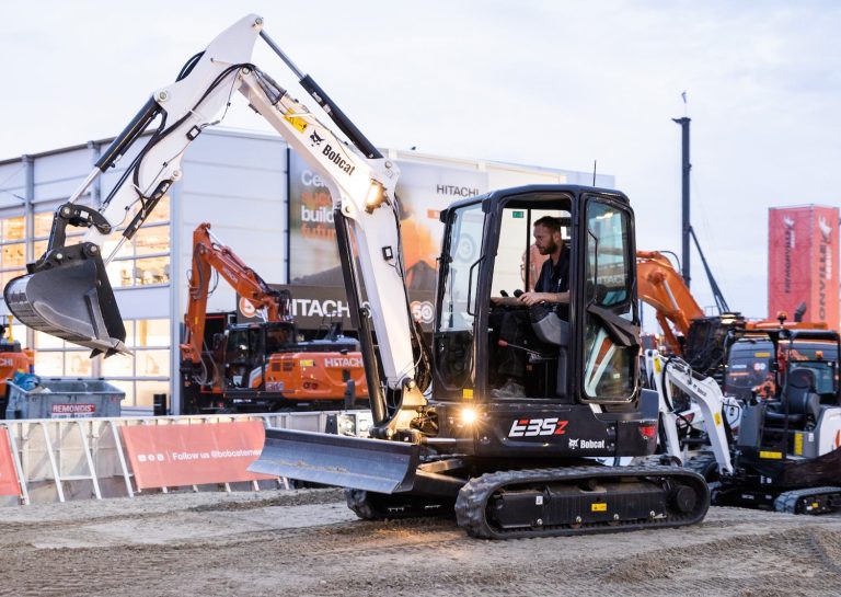 Bobcat presenta los equipos del futuro en Bauma 2022
