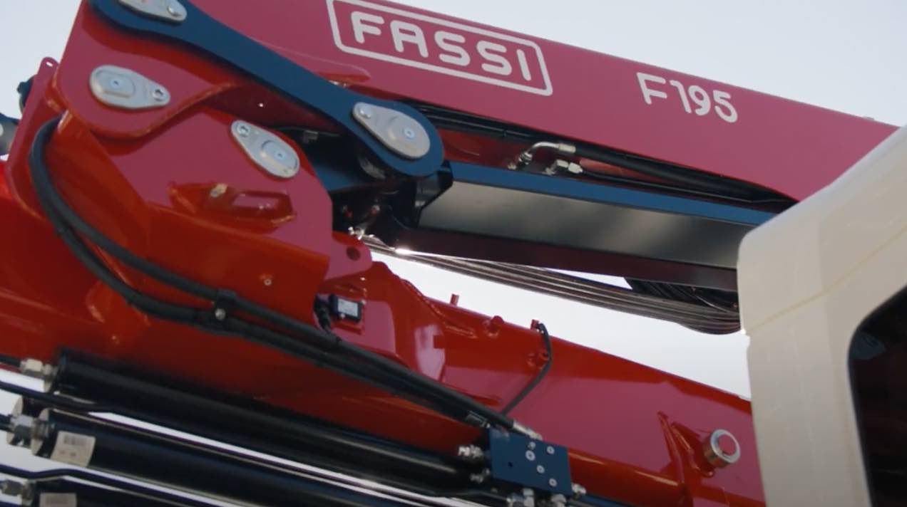 Una grúa Fassi F195A.1.25 xe-dynamic en un Volvo FE Electric