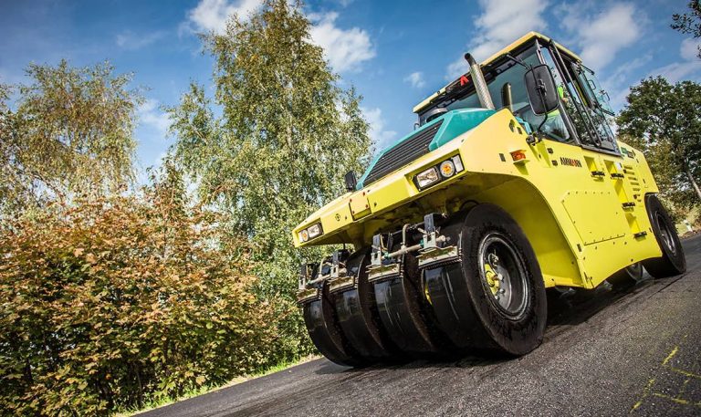 El nuevo rodillo neumático ART 240 StV de Ammann