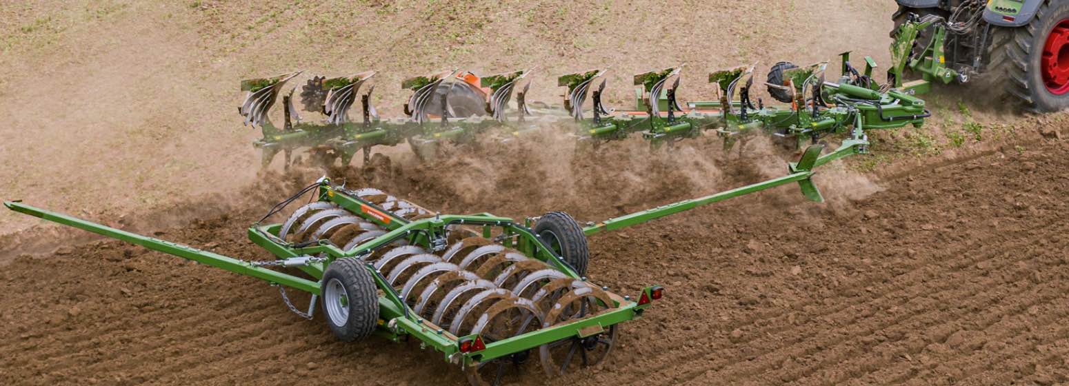 Nuevo arado reversible semisuspendido AMAZONE Tyrok 400 Onland