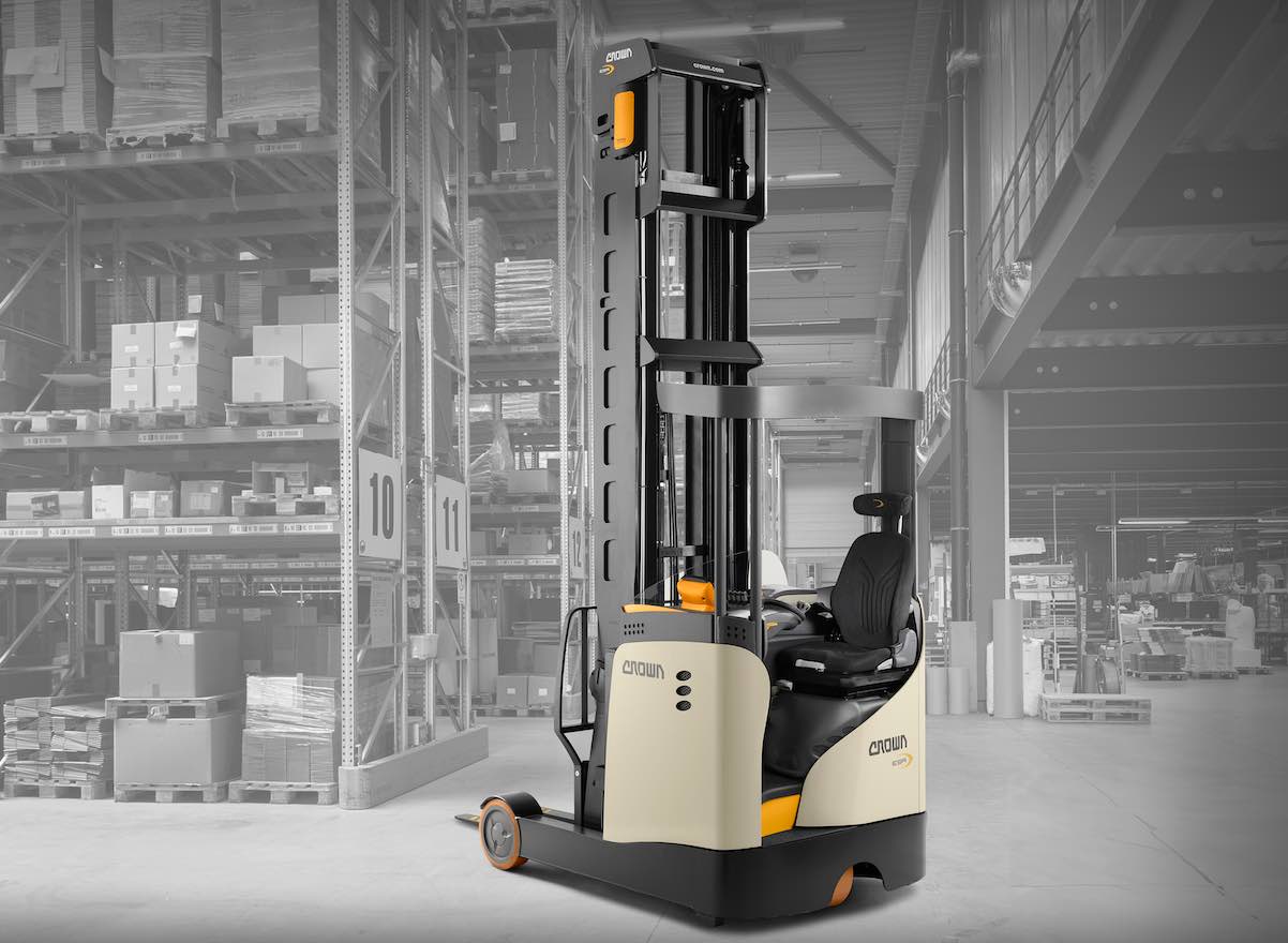 Crown lanza la nueva serie ESR 1200 de carretillas retráctiles