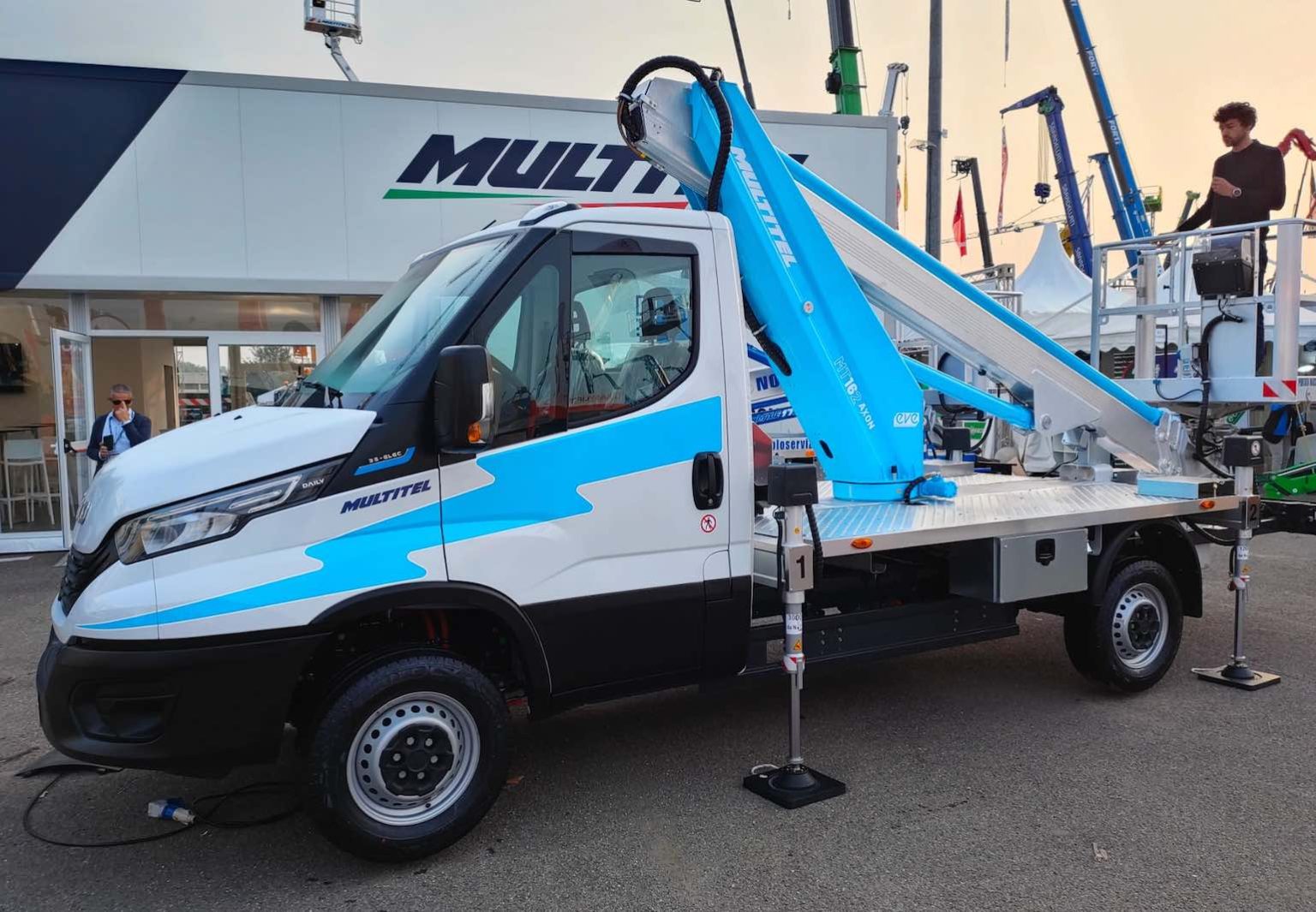 Multitel Pagliero presenta el primer modelo de la gama eléctrica completa AXON