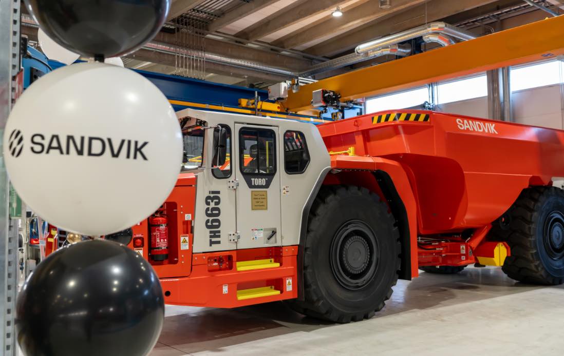 Sandvik celebra 1000 entregas de sus camiones Toro™