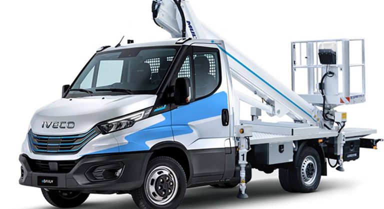 Multitel en APEX con su nueva plataforma articulada super compacta