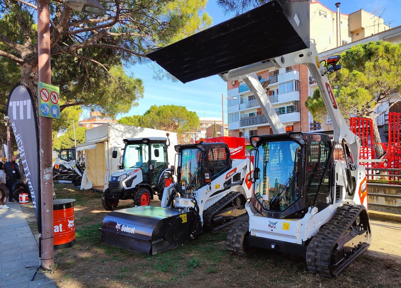 Equipos compactos Bobcat en la Fira de Sant Josep