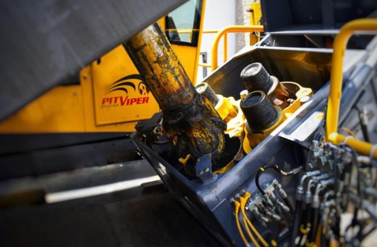 cargador subterráneo Sandvik LH518B