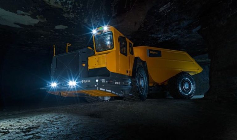 cargador subterráneo Sandvik LH518B