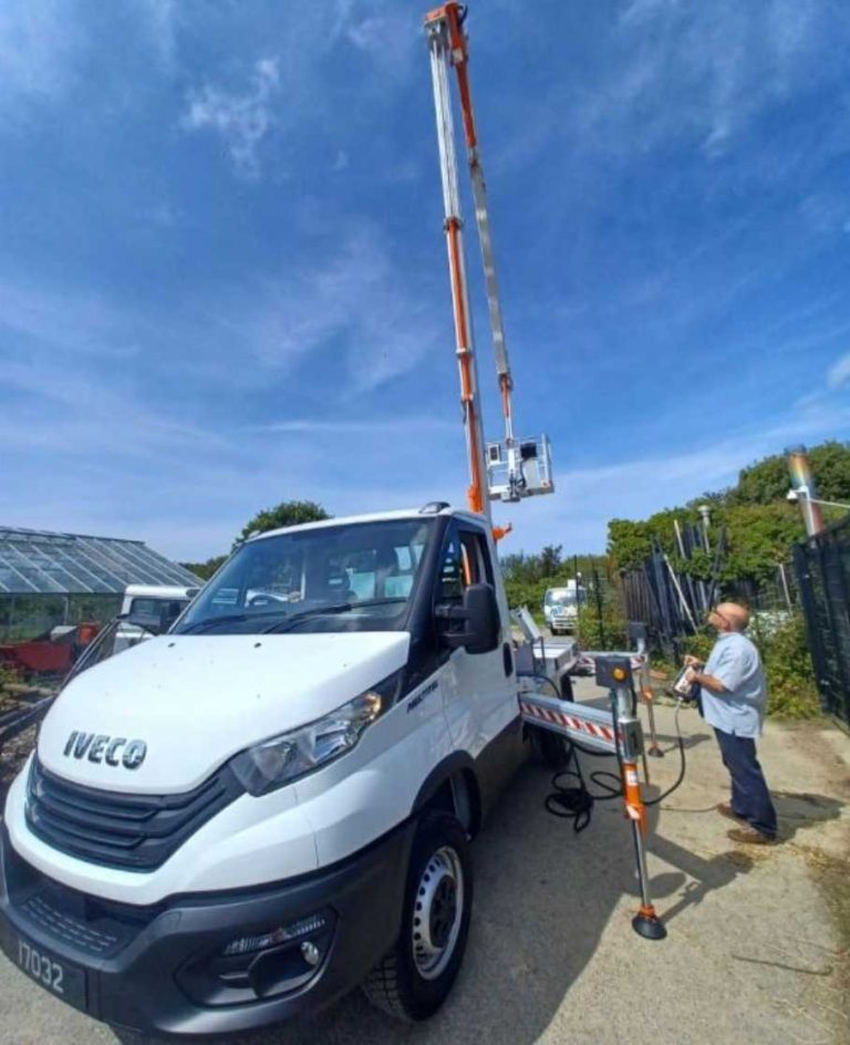 Llega a Guernsey la plataforma Multitel MZ 250