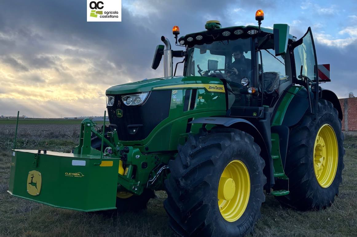 Agrícola Castellana entrega un John Deere 6R 215