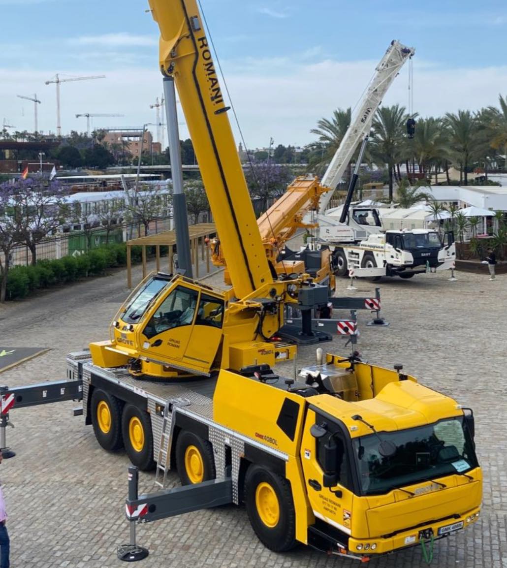 La grua Grove GMK4080L de Grúas Romaní en Anagrual