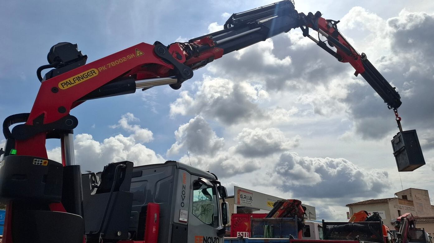 Encofrados y Estructuras NOVO grúa PALFINGER PK 78002 SH
