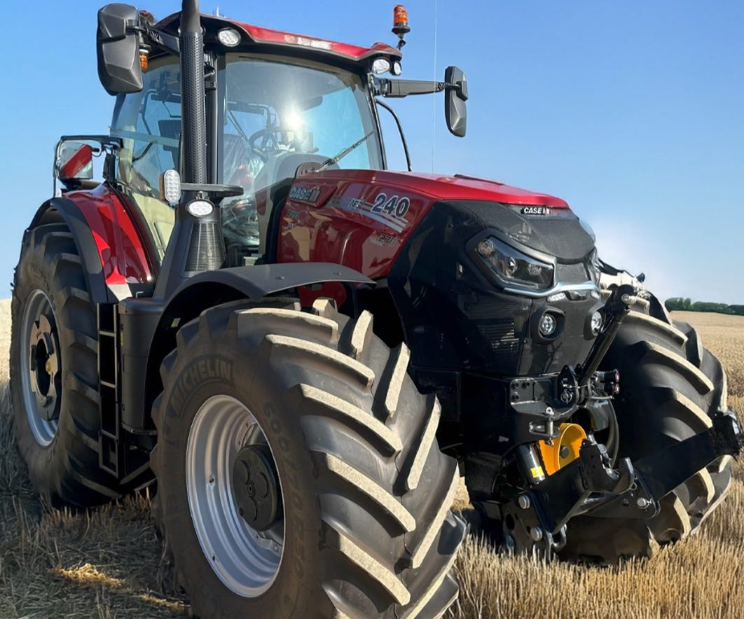 Agrícola Calvo entrega Case IH Puma 240 CVXDrive AFS Connect
