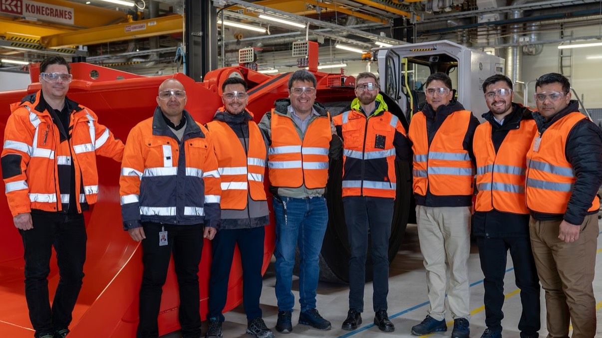 Sandvik recibe pedido13 cargadores Toro® LH515i Codelco Chile